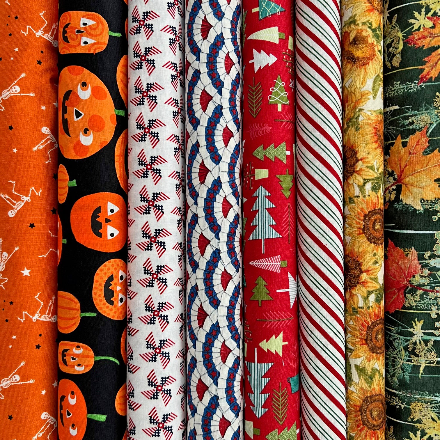Holiday & Seasonal Fabrics – Jambearies Quilt Co